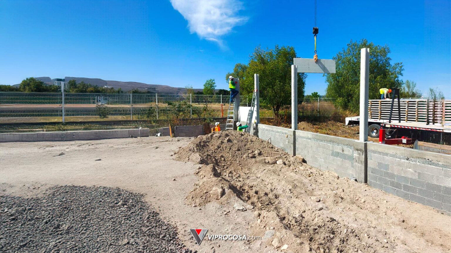 Barda Perimetral con Elementos Prefabricados VIPROCOSA - Viprocosa