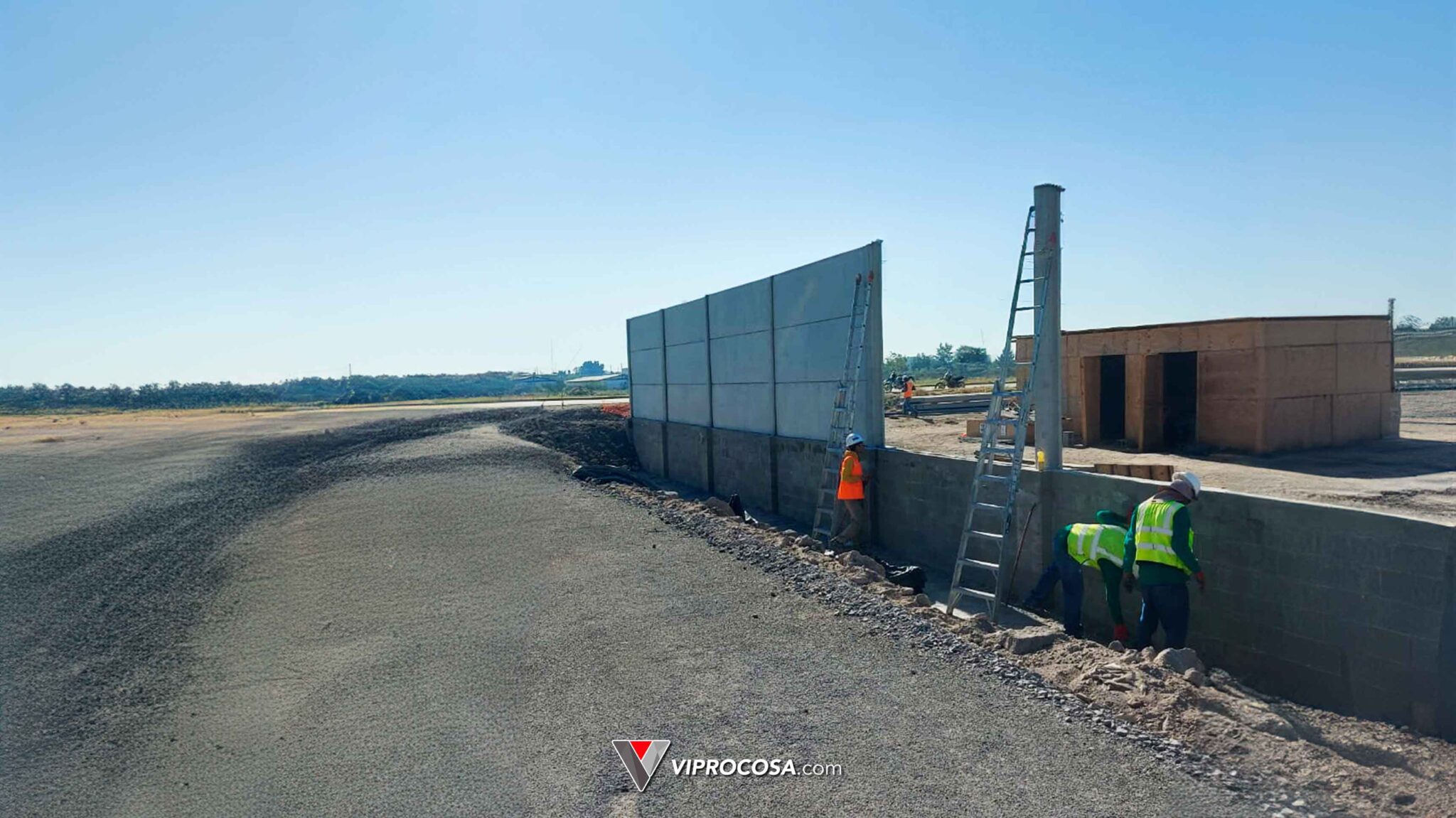 Barda Perimetral con Elementos Prefabricados VIPROCOSA - Viprocosa