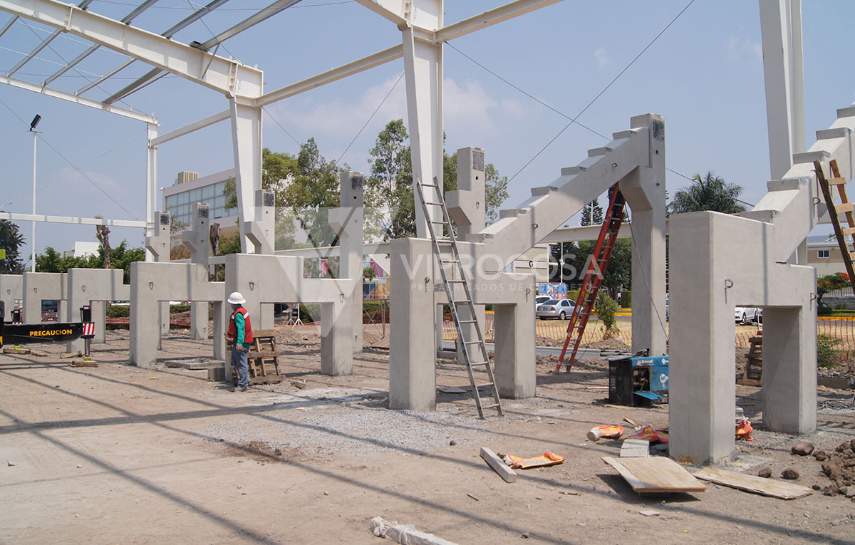 Gradas prefabricadas para Instituto Irapuato - Viprocosa