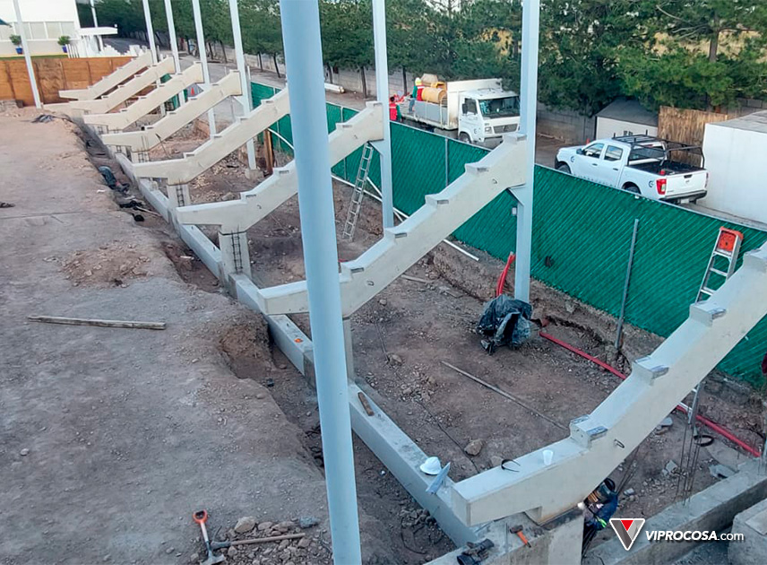 Sistema de gradas prefabricadas para institución educativa. - Viprocosa