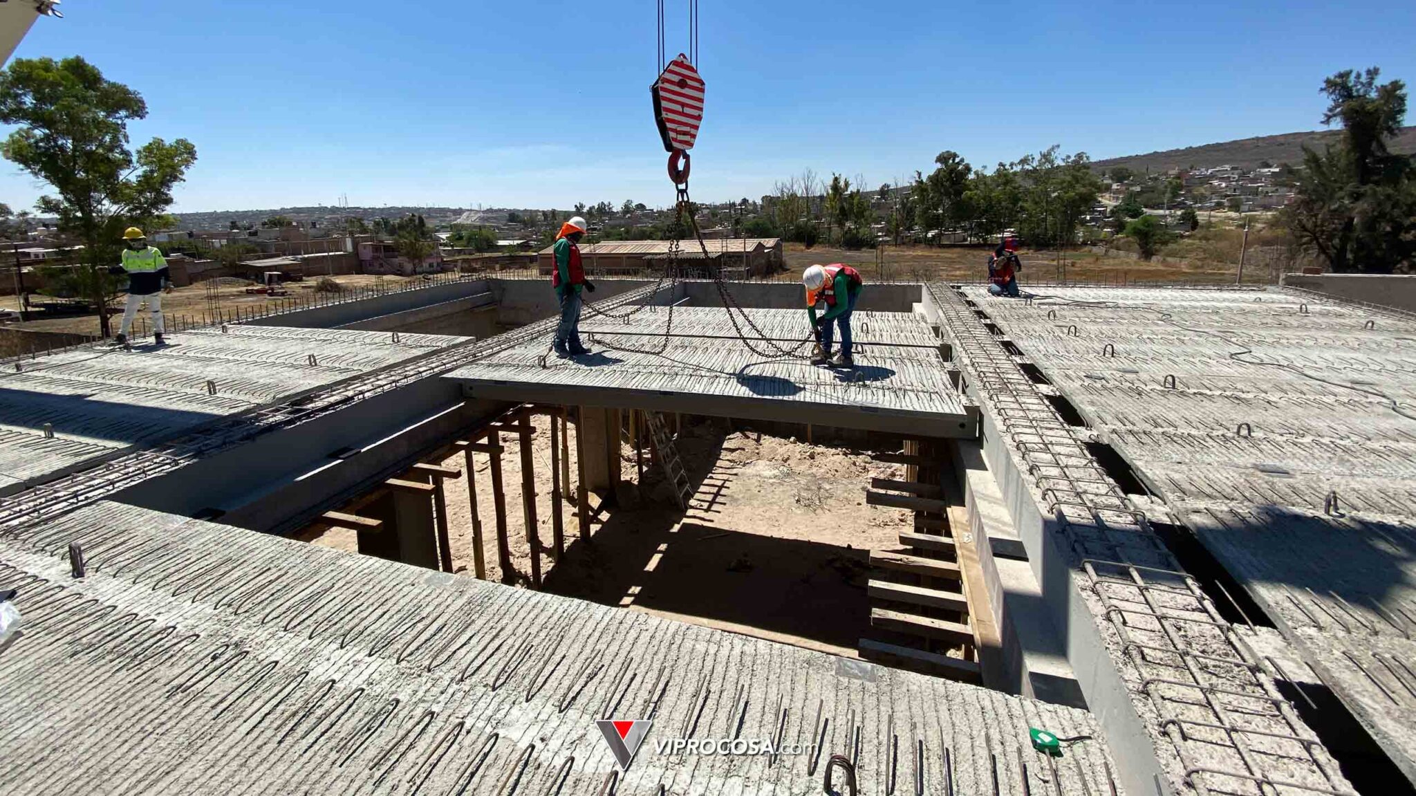 Losa Prefabricada con Trabe TT para Nave Industrial - Viprocosa